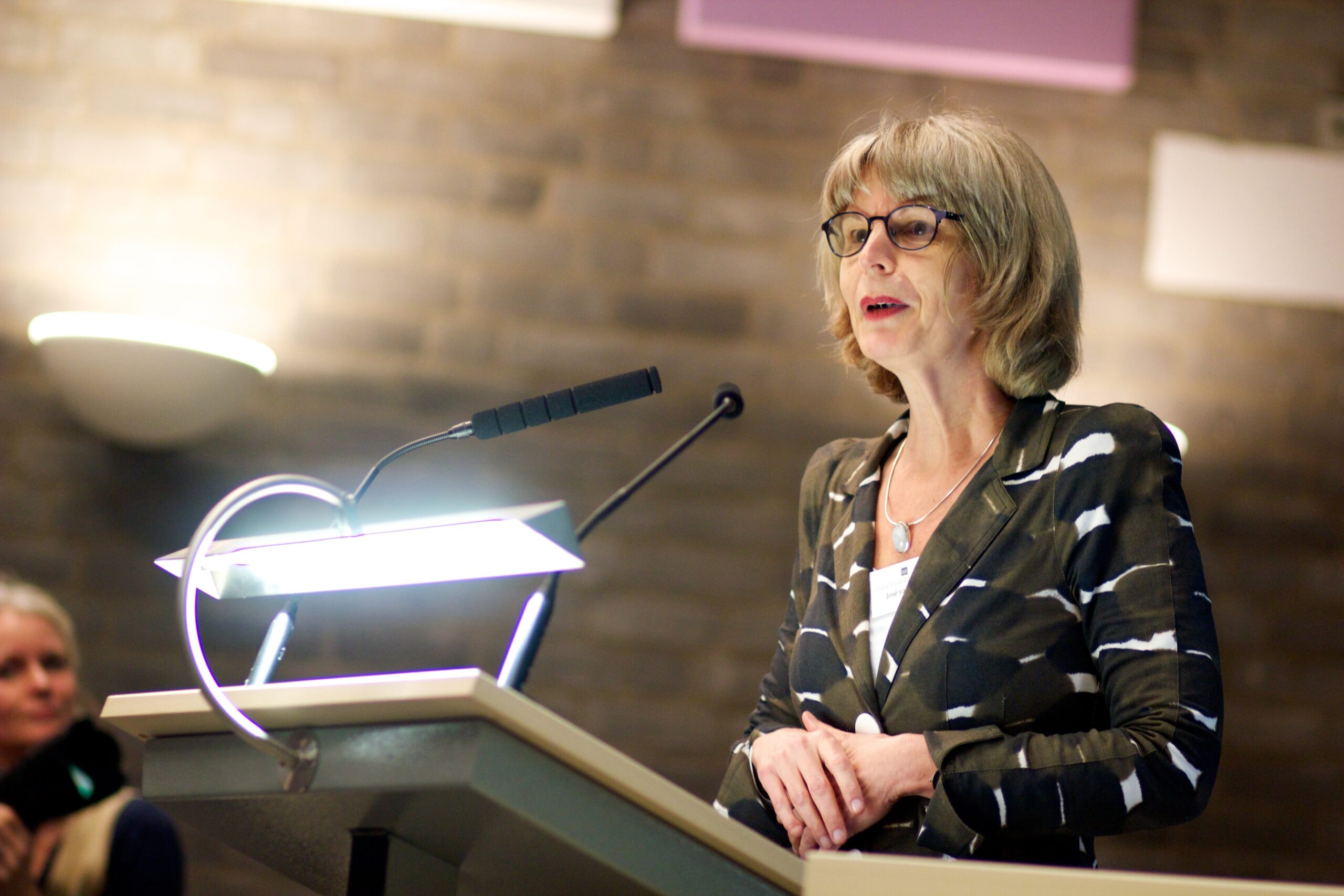 Hoogleraar José van Dijck over de toekomst van sociale media ...